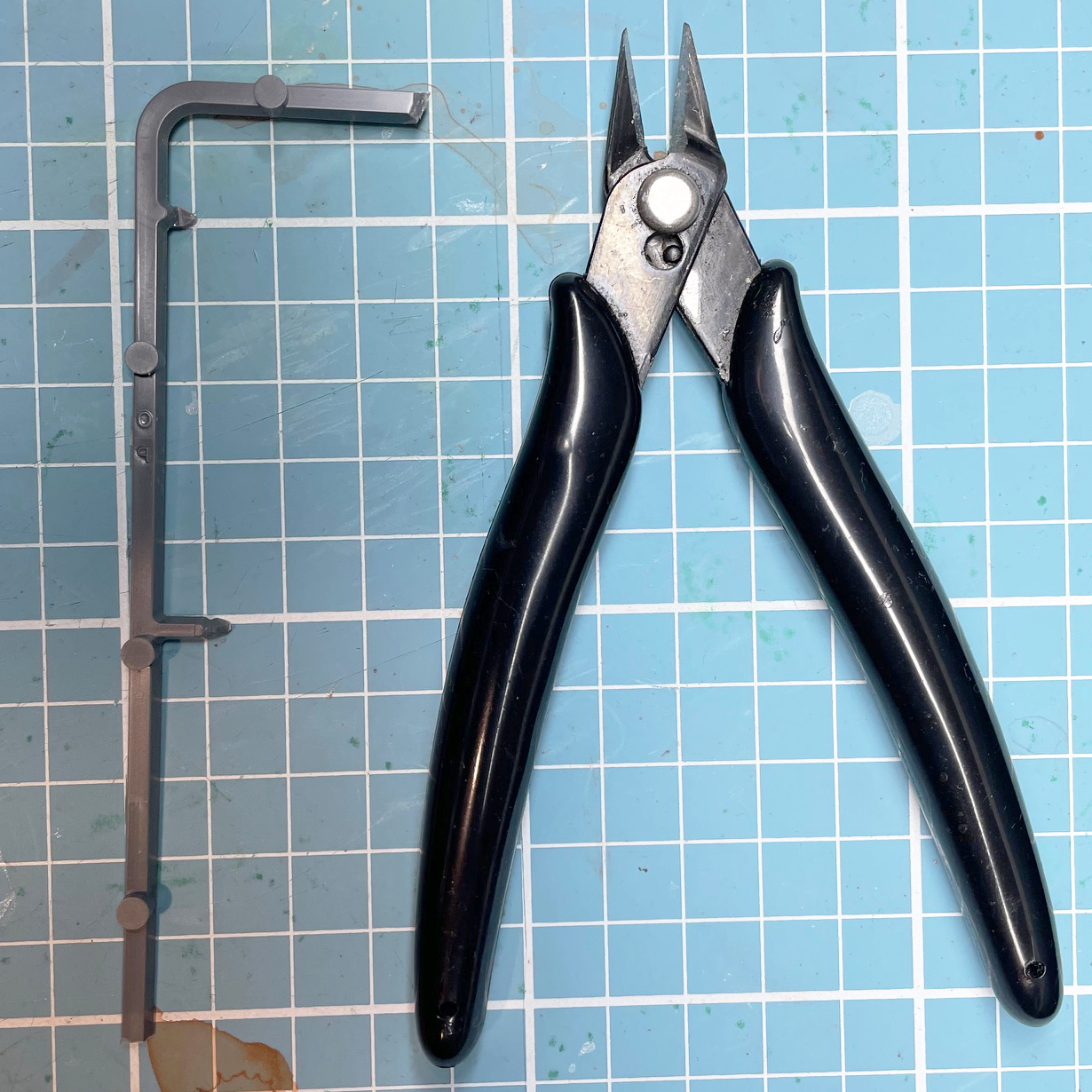 Just Goo It: How to Make Sprue Goo – Plastic Craic